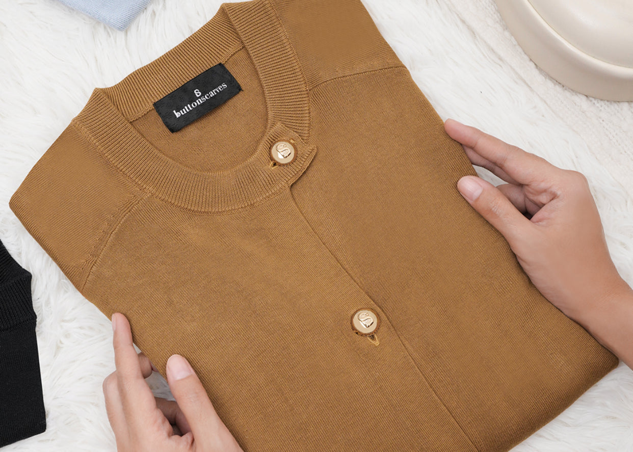 Cara Mencuci Cardigan yang Tepat agar Tidak Mudah Stretch – Page 3 – Buttonscarves