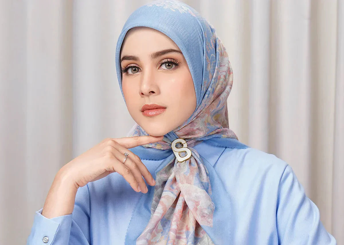 Apa Saja Warna Jilbab yang Cocok dengan Baju warna Biru? Cek di sini ...