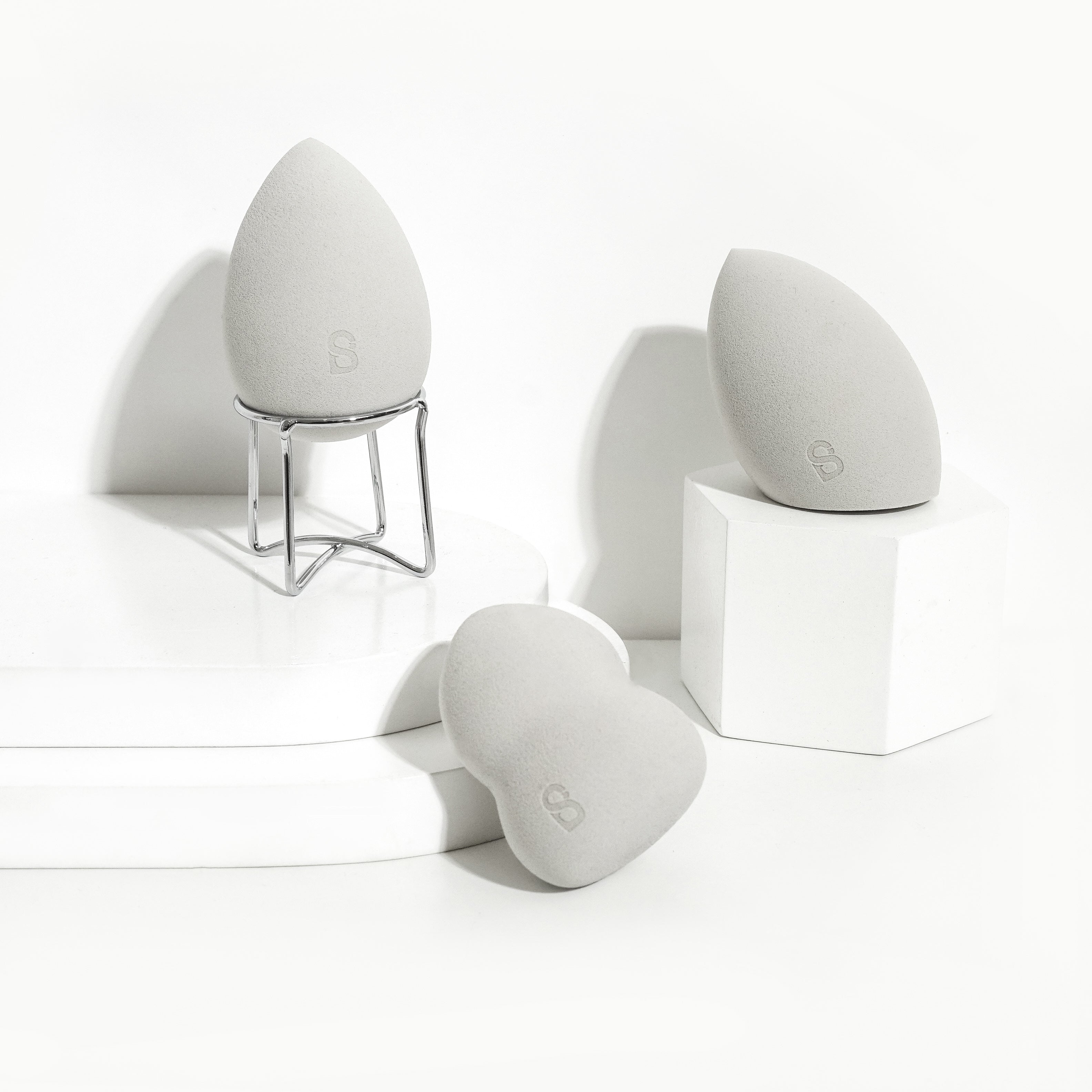 Buttonscarves Beauty: Easy-Peasy Blending Makeup Sponge