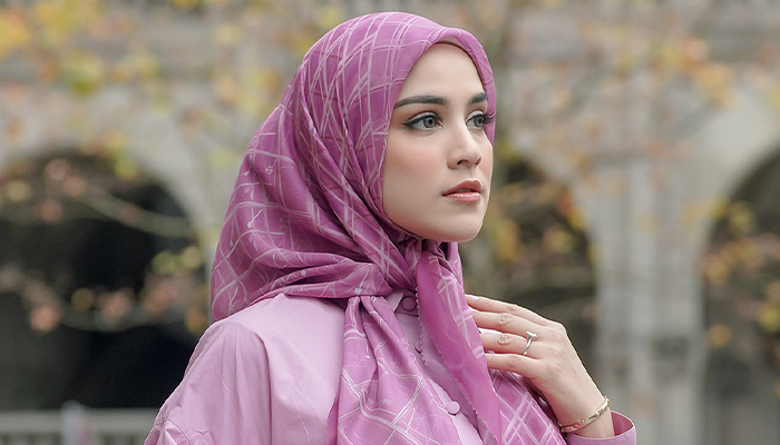 Louvre Series – Buttonscarves