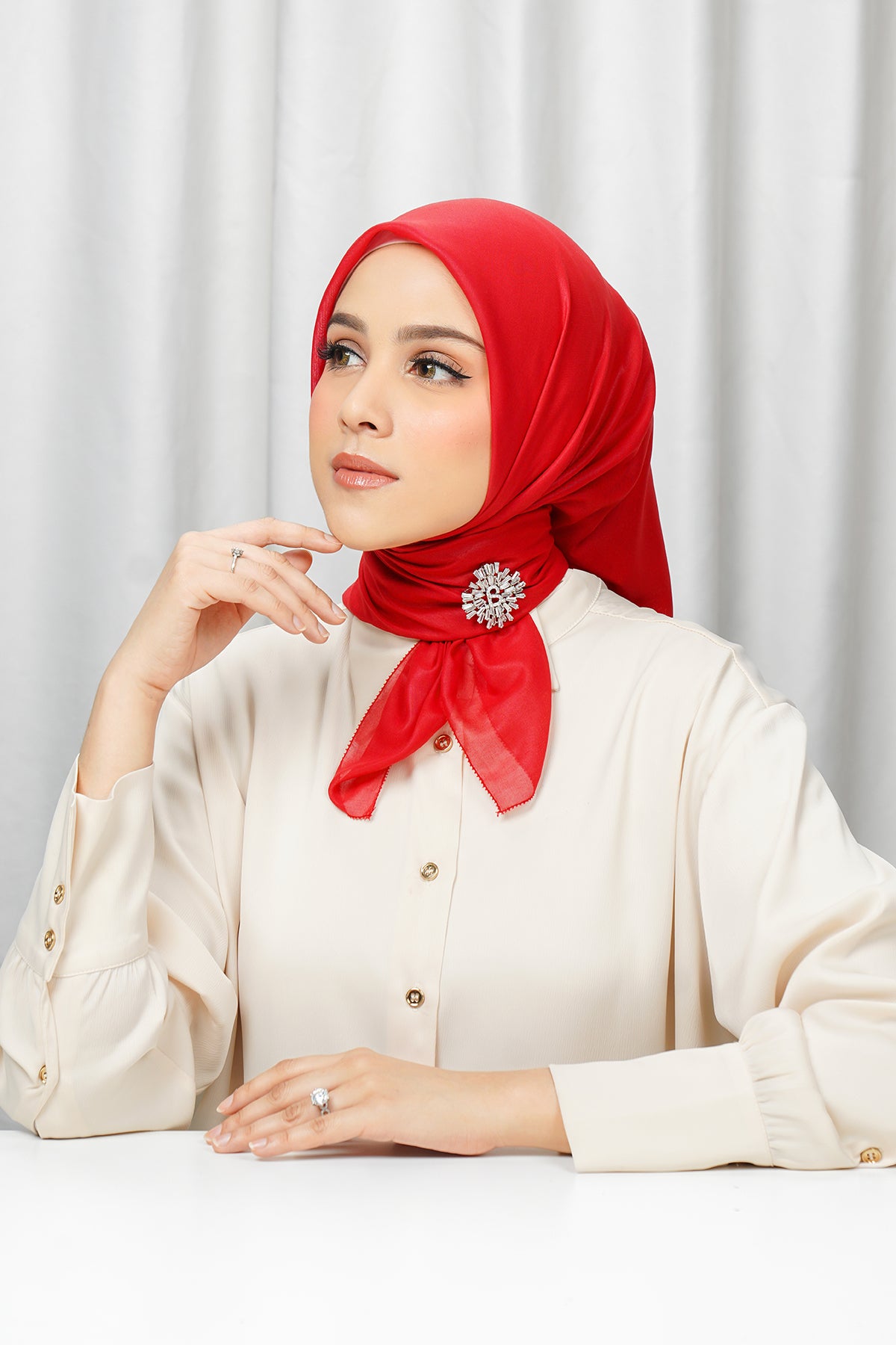 Everyday Scarf - Urban Red – Buttonscarves