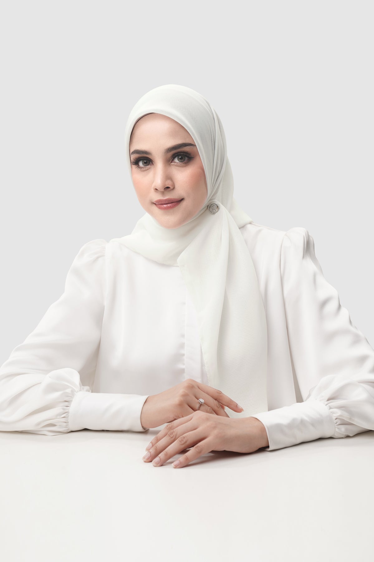 Everyday Scarf - Bright White – Buttonscarves