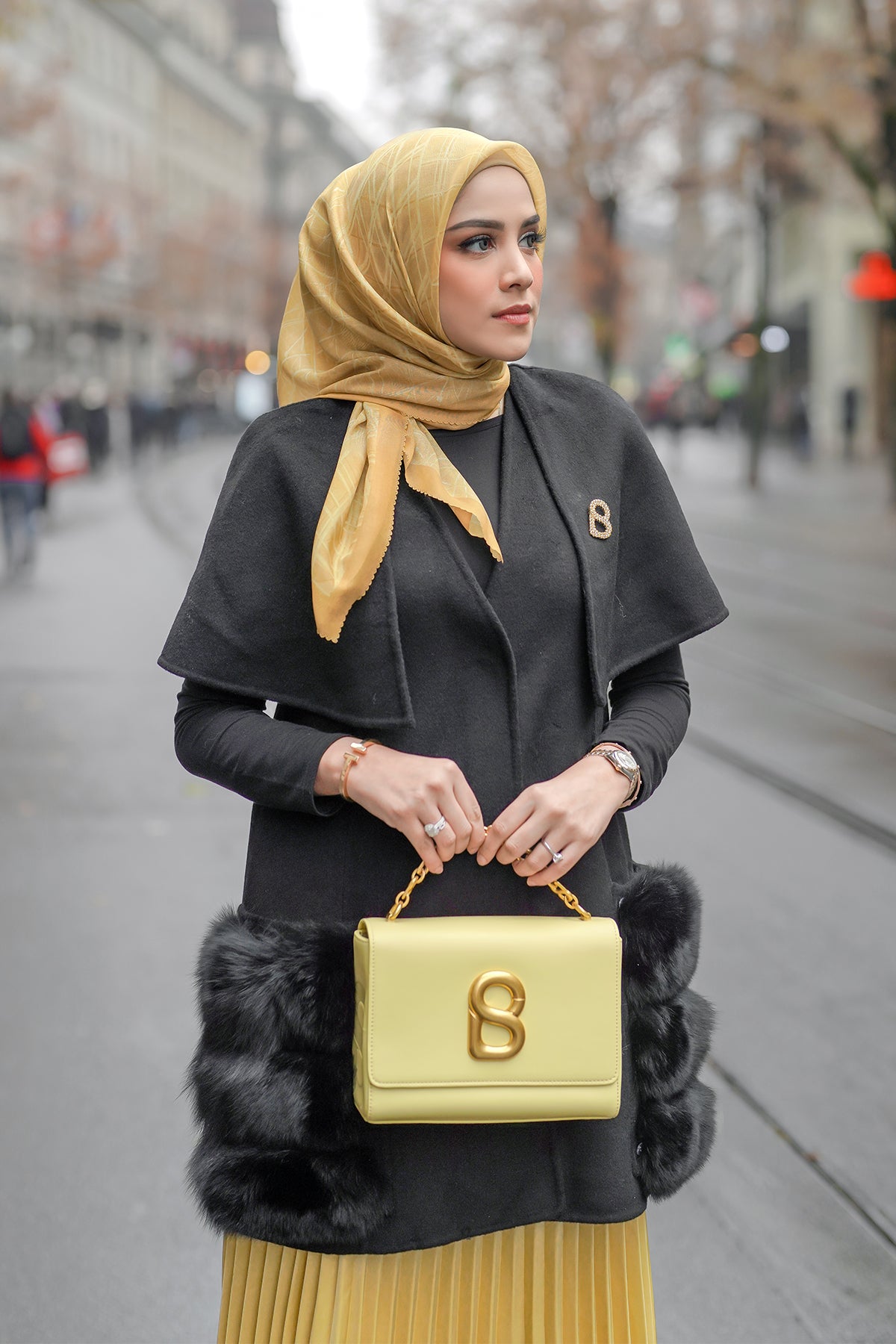 Louvre Extended Square - Sunflower – Buttonscarves