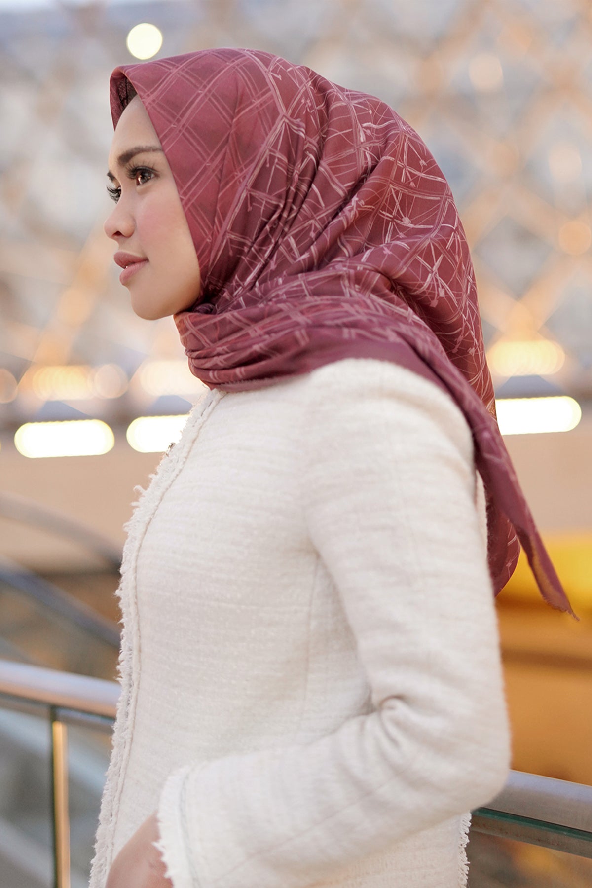 Louvre Series Voal Square - Rouge – Buttonscarves